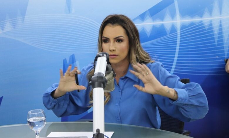 Pré-candidata a Deputada Federal Fernanda Albuquerque presta entrevista ...