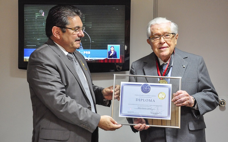 LUTO: Morre ex-governador da Paraíba, Milton Cabral, aos 101 anos ...